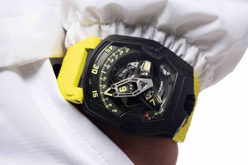 新錶2025／黑與黃的經典回歸！Urwerk UR-230 最終章--Black Star | READr Mesh 讀選